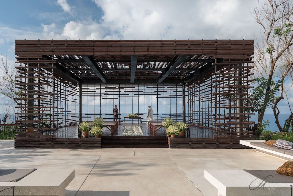 Cliff Edge Cabana Wedding - The Alchemy Planner